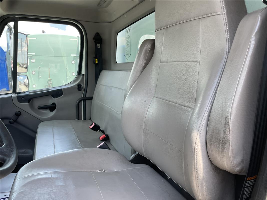 2015 FREIGHTLINER M2 BOX TRUCK GC7931 - Truck Market