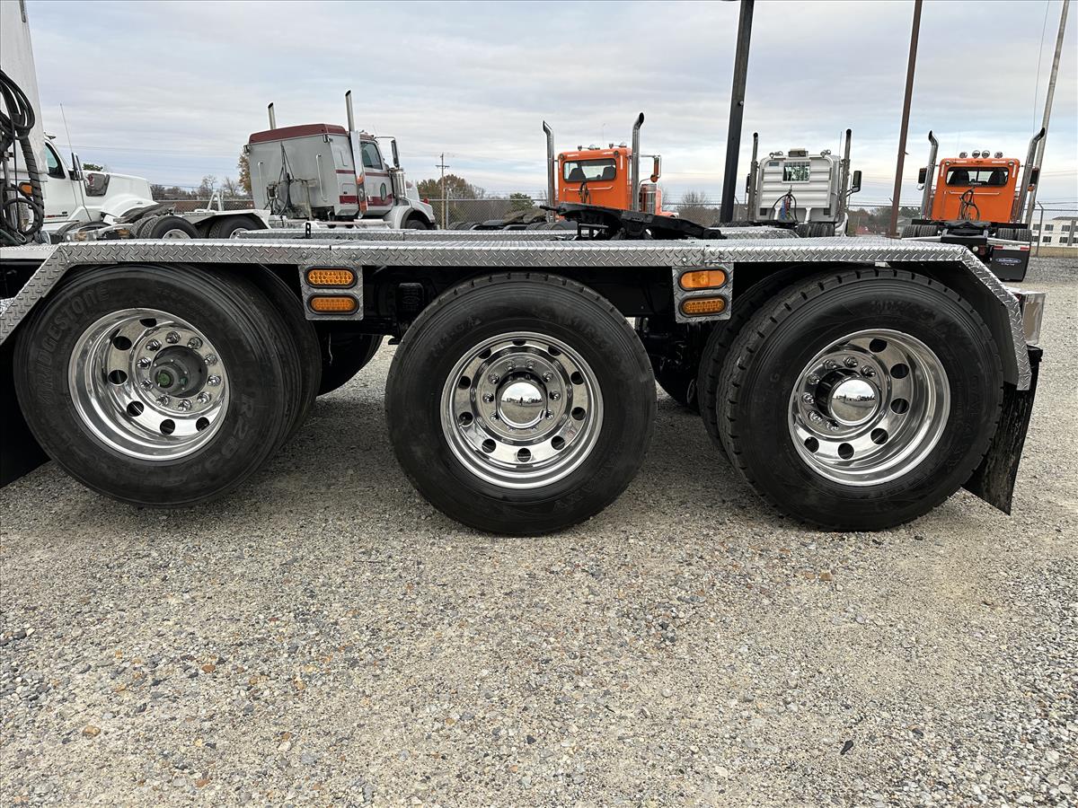 2019 PETERBILT 389 TRI AXLE DAYCAB 234271 - Truck Market