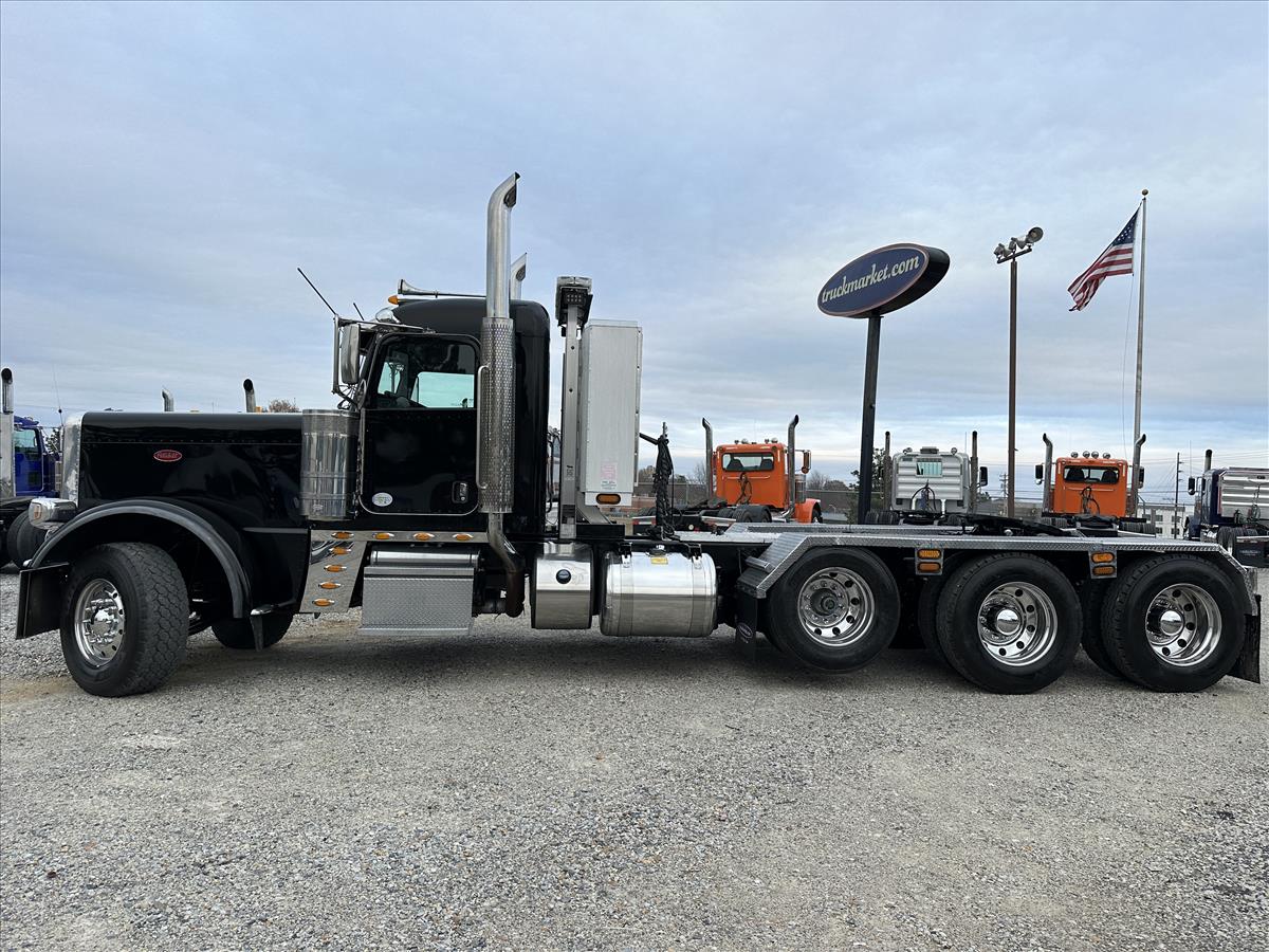 2019 PETERBILT 389 TRI AXLE DAYCAB 234271 - Truck Market